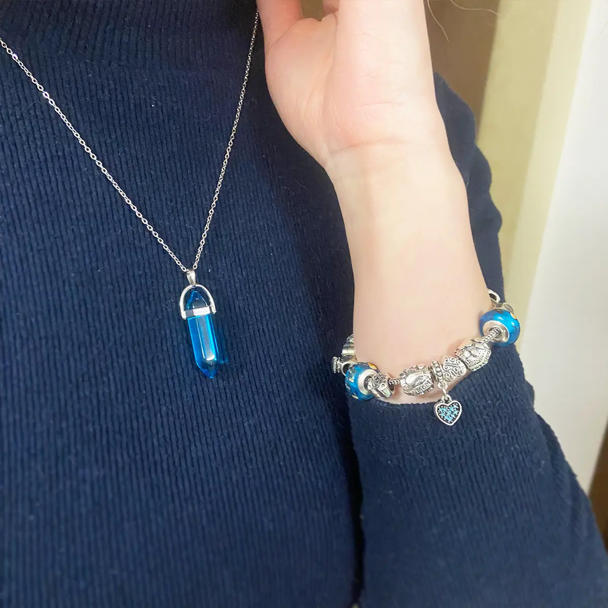 Set pandantiv cuart albastru si bratara Pandora cu sticla Murano, in ...